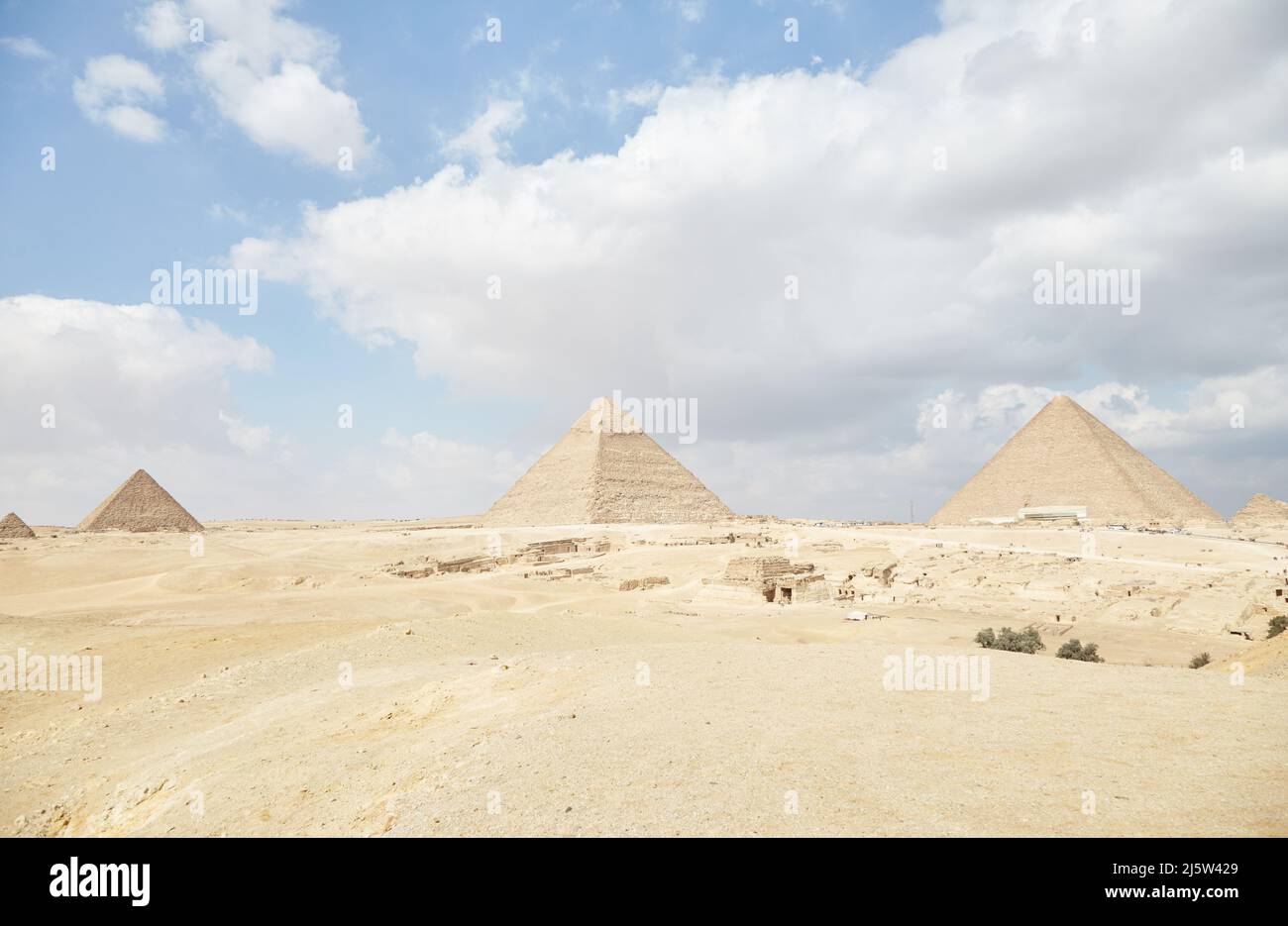 Alignment giza pyramid hi-res stock photography and images - Alamy