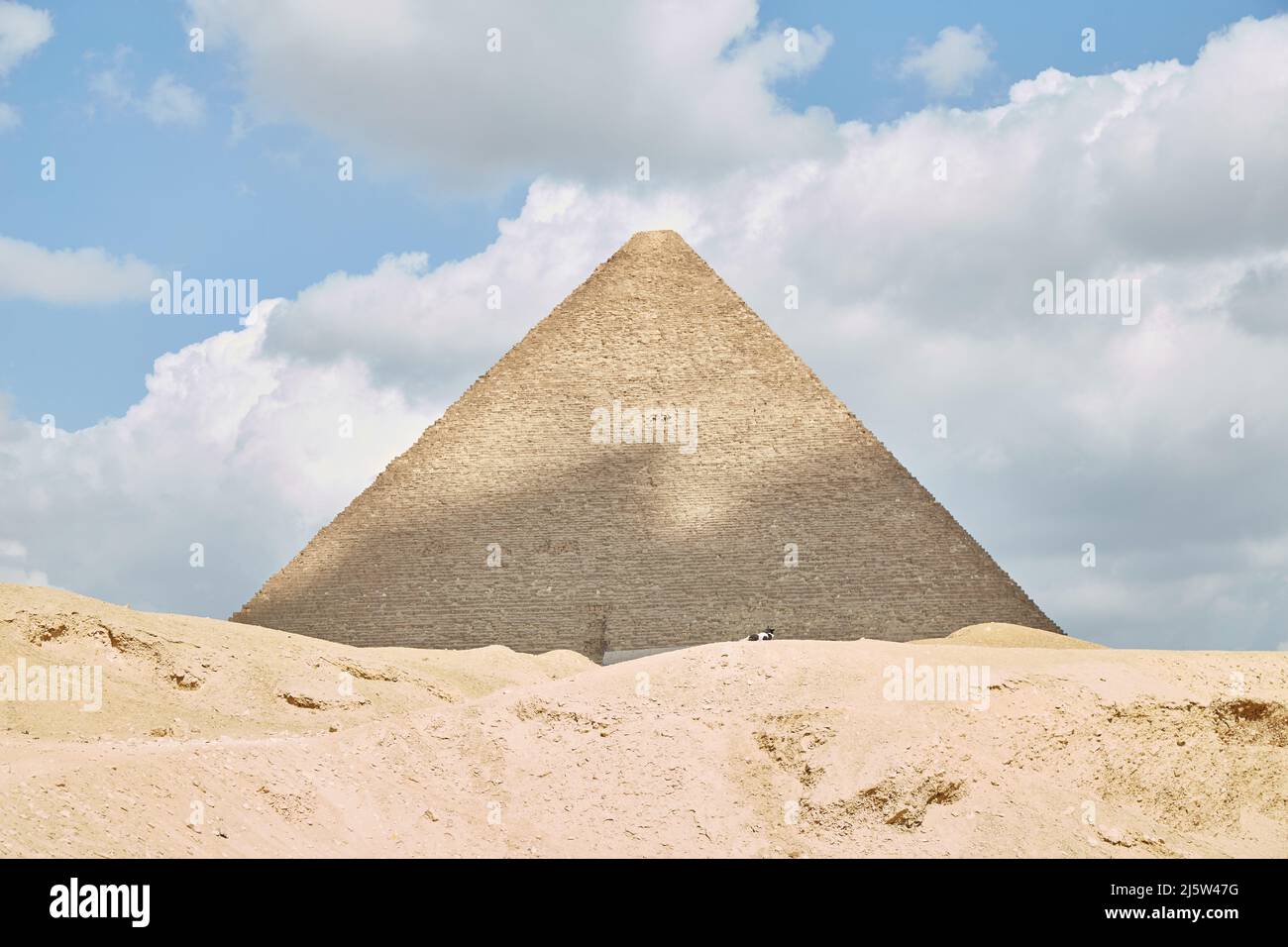 The Great Pyramid of Khufu at Giza, Egypt Stock Photo - Alamy