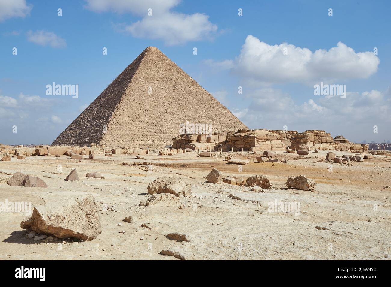 The Great Pyramid of Khufu at Giza, Egypt Stock Photo - Alamy