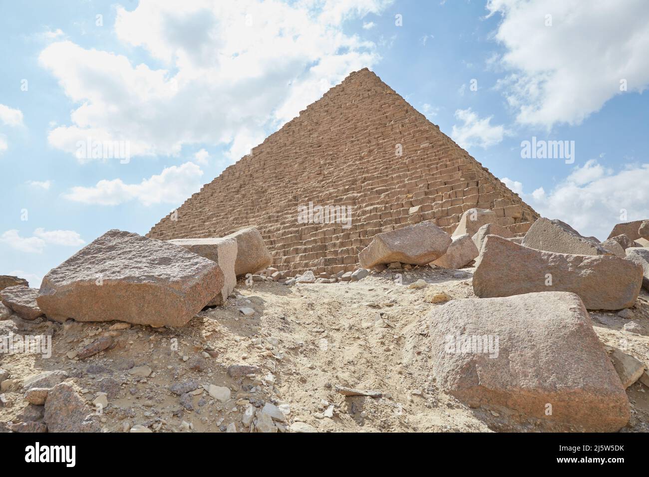 The Pyramid of Menkaure at Giza, Egypt Stock Photo - Alamy