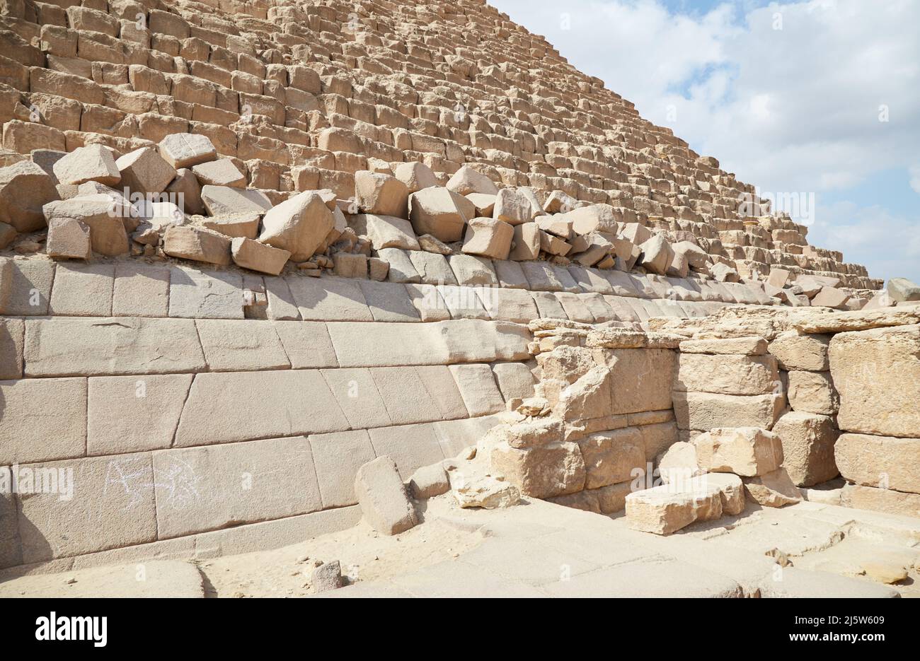 The Pyramid of Menkaure at Giza, Egypt Stock Photo - Alamy
