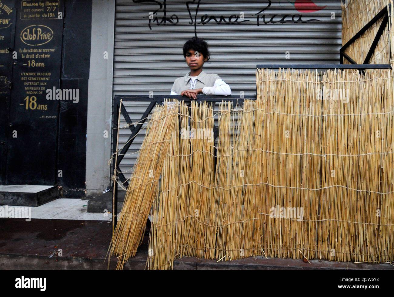 A Malagasy girl in Antananarivo, Madagascar Stock Photo - Alamy