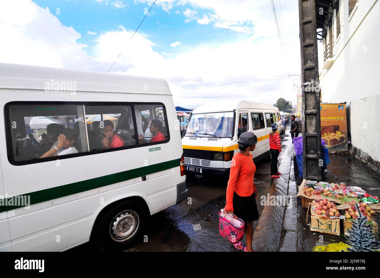 Public buses hi-res stock photography and images - Alamy
