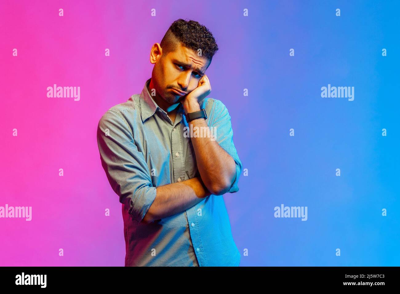 Unhappy sad hi-res stock photography and images - Alamy