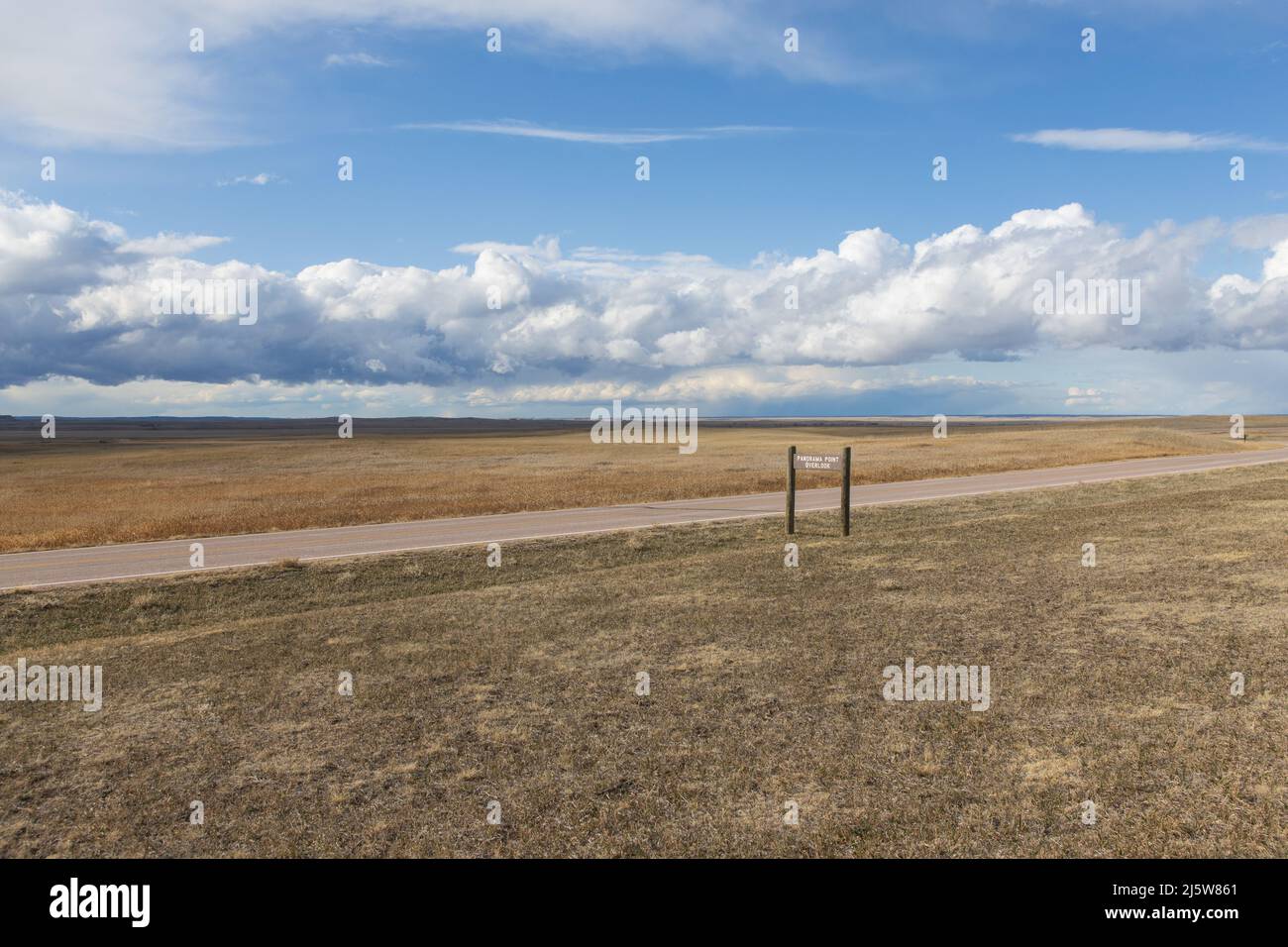 Cumulus clouds over prairie hi-res stock photography and images - Alamy