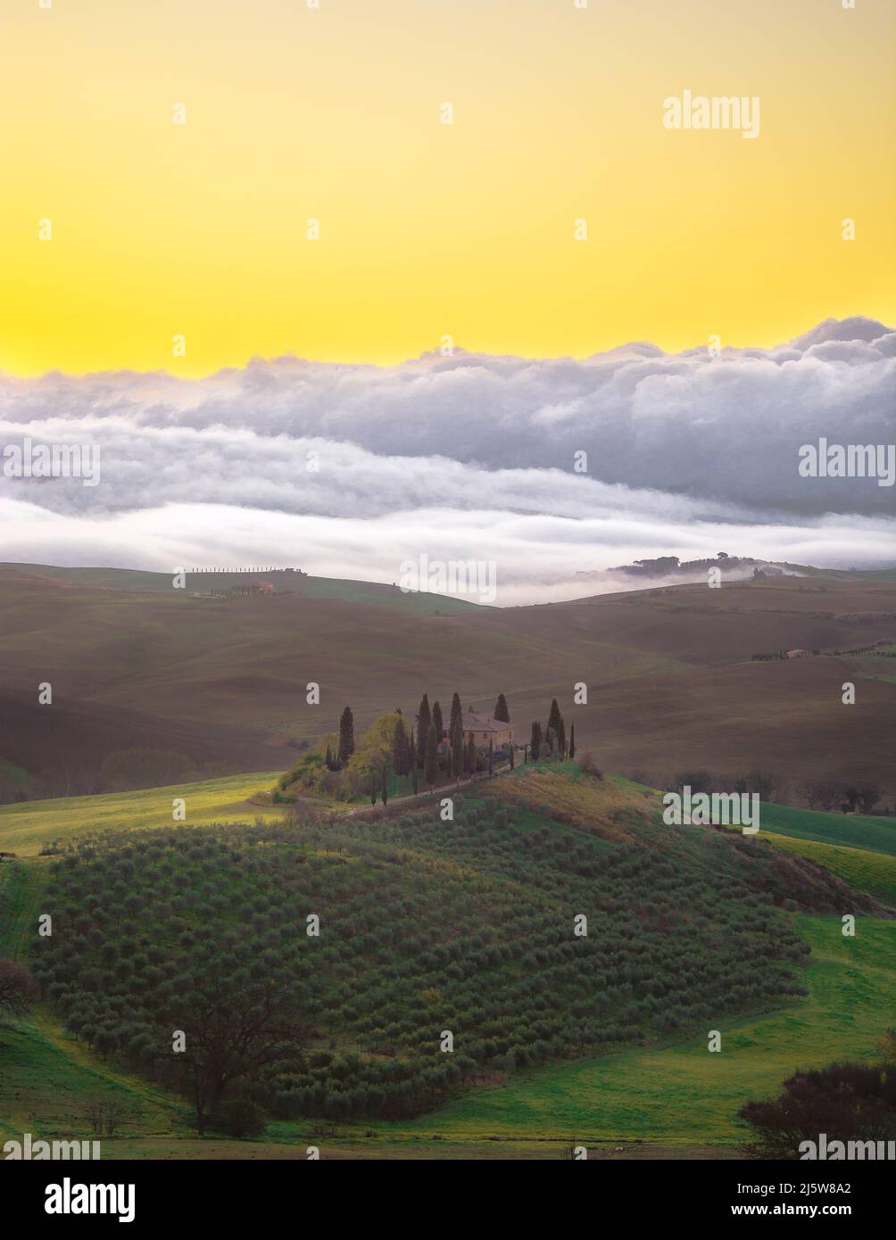 Tuscany countryside hi-res stock photography and images - Alamy