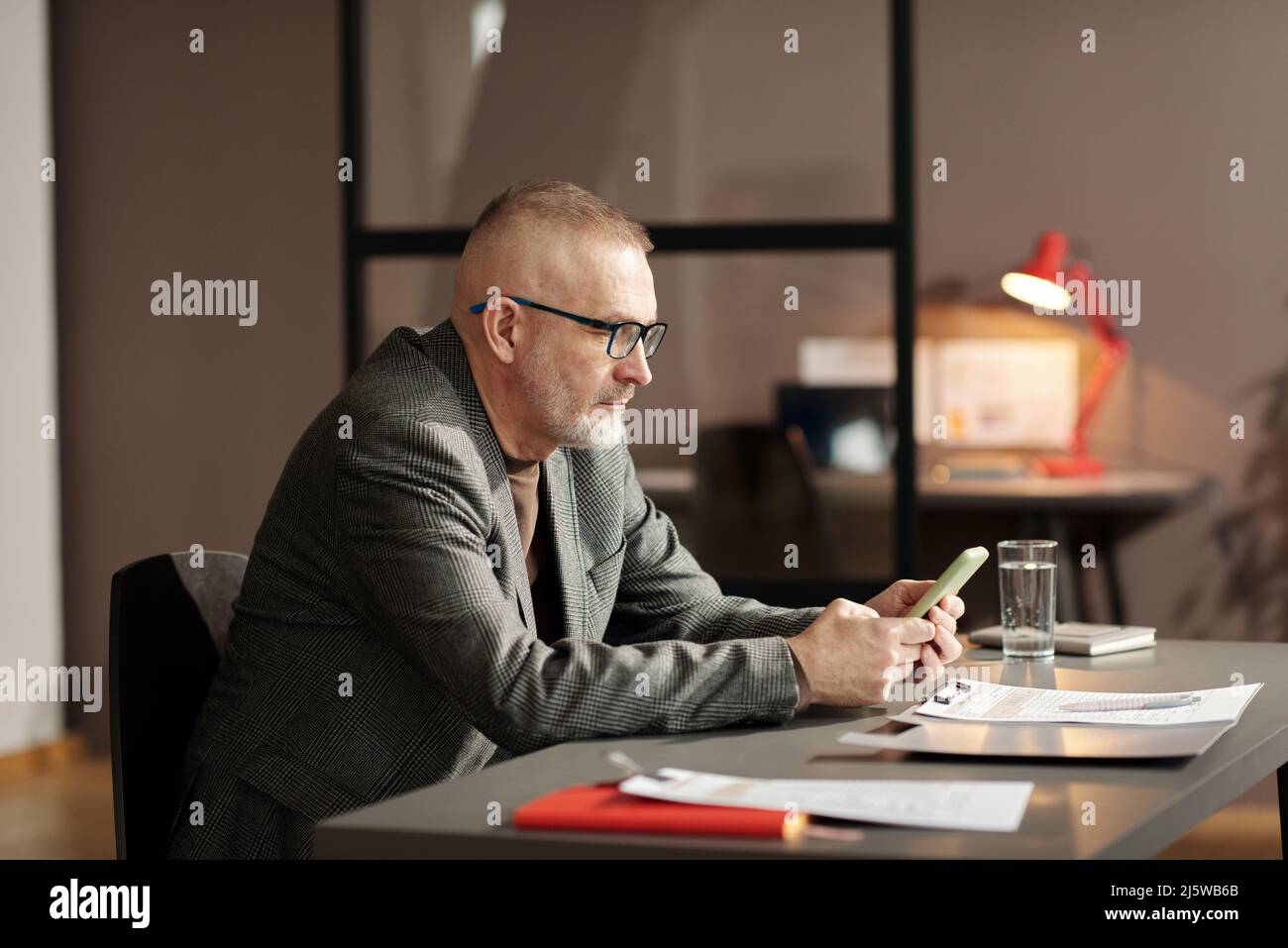 Human resources director interview hi-res stock photography and images ...