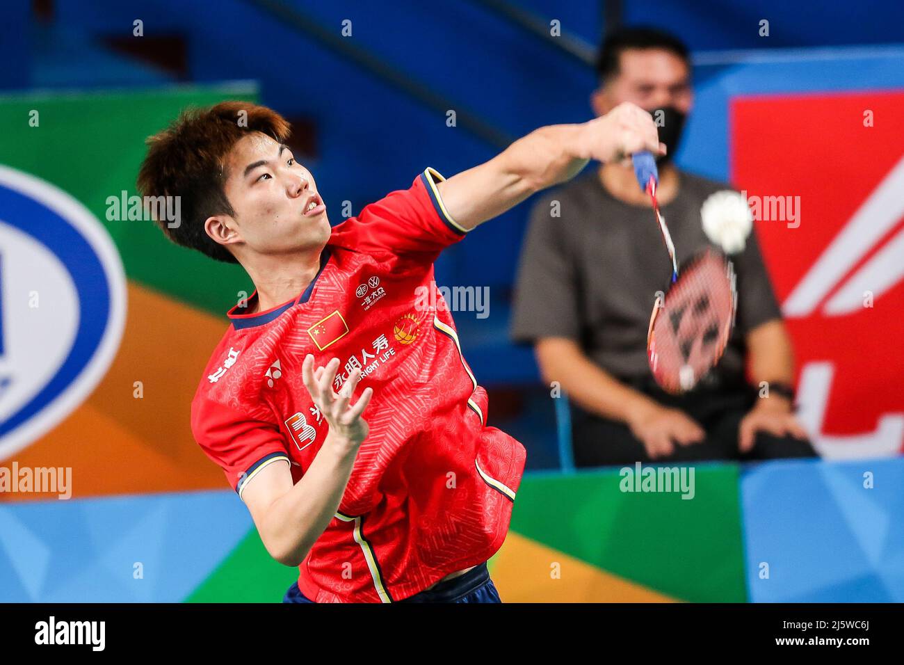 Manila. 26th Apr, 2022. Weng Hongyang of China competes during the men ...