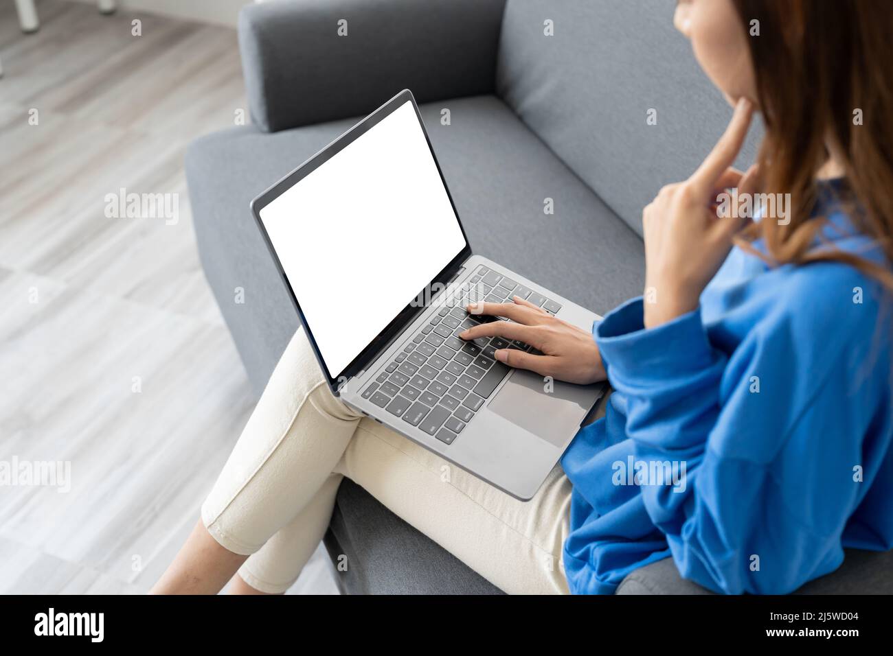 Korean girl computer screen hi-res stock photography and images - Alamy