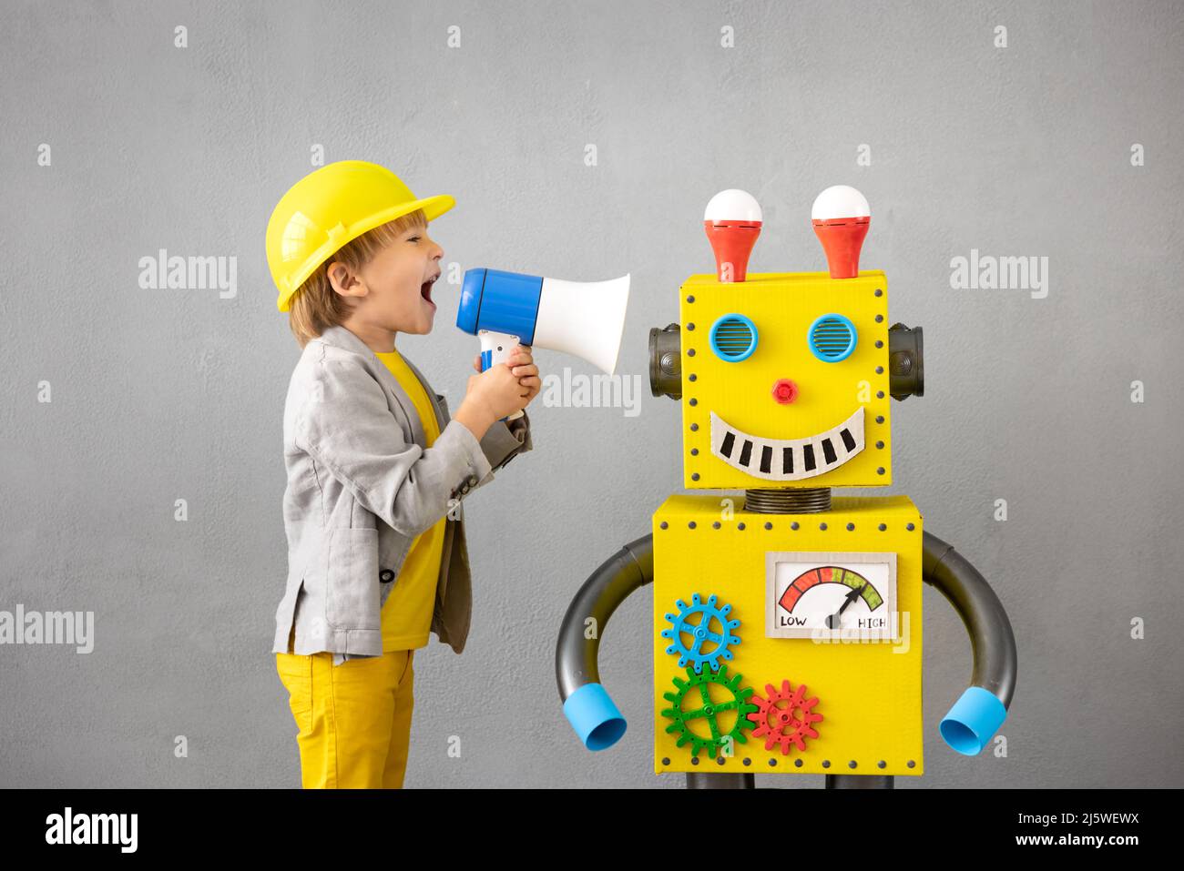 Robot Kid Memes Premium Photo | Happy Child With Robot Funny Kid