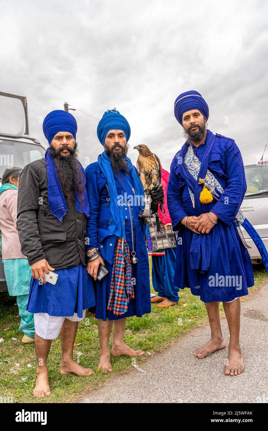 Sikh man in traditional costume hi-res stock photography and images - Alamy