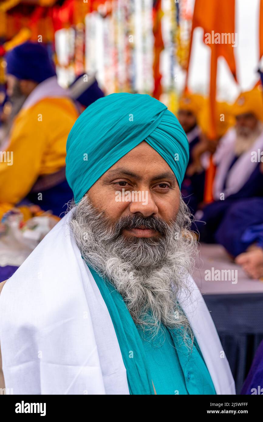 Mature sikh man hi-res stock photography and images - Alamy