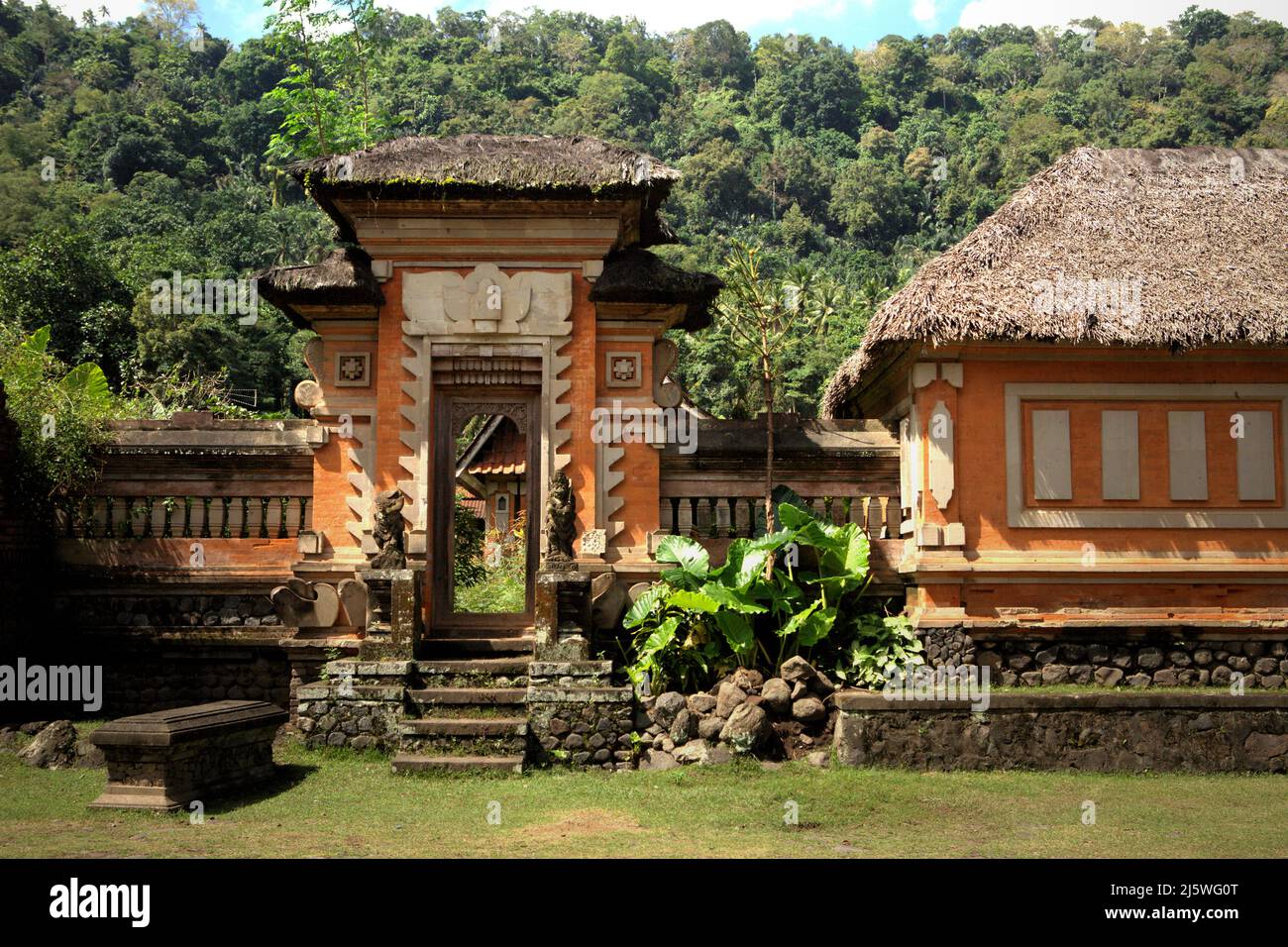 Vernacular indigenous architecture hi-res stock photography and images ...