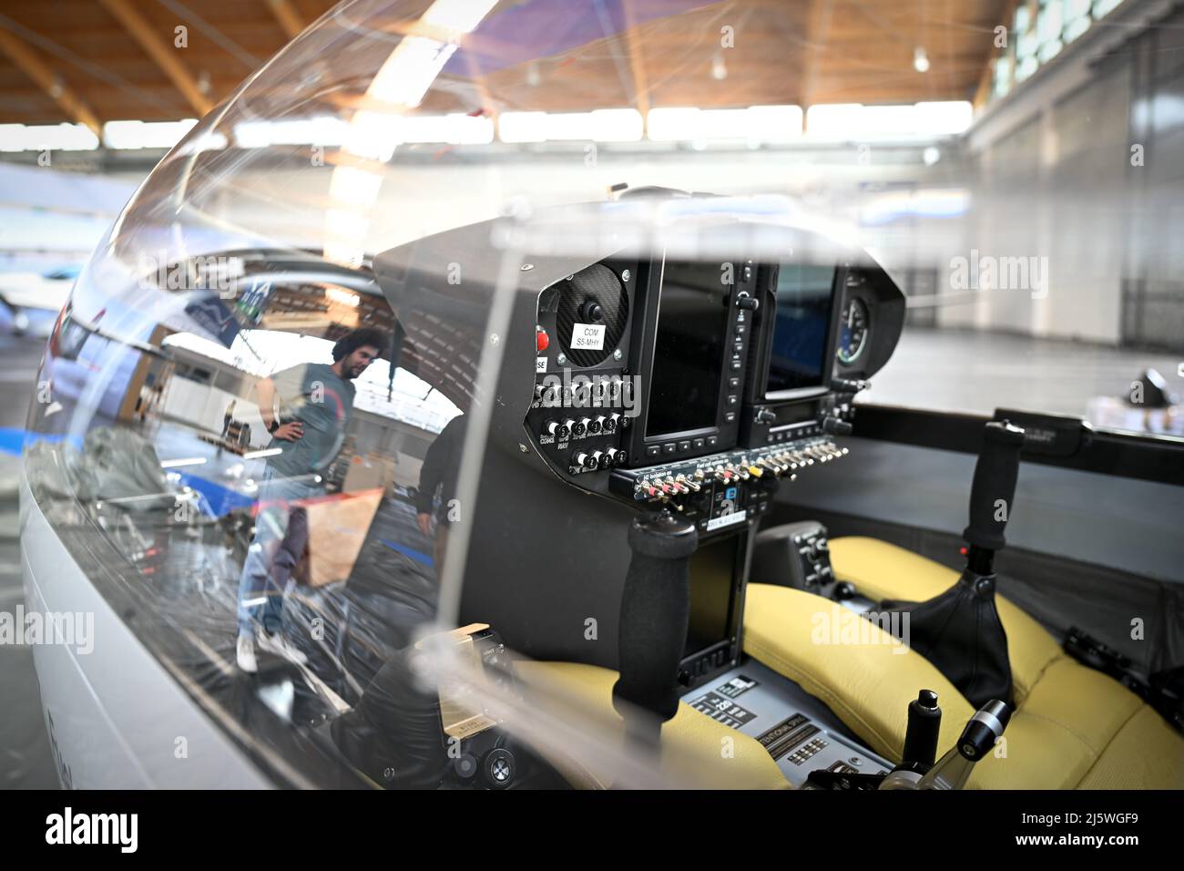 Friedrichshafen, Germany. 25th Apr, 2022. Flight engineer Michael Lang ...