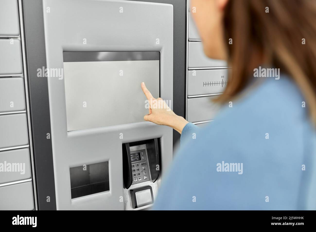 Outdoor parcel locker hi-res stock photography and images - Alamy