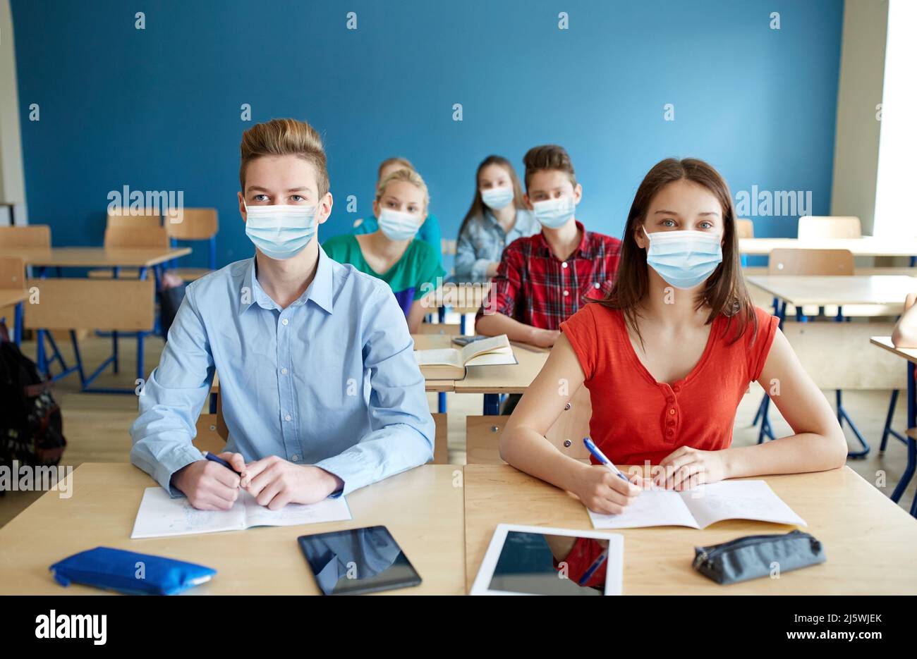 Teen boy medical mask school hi-res stock photography and images - Alamy