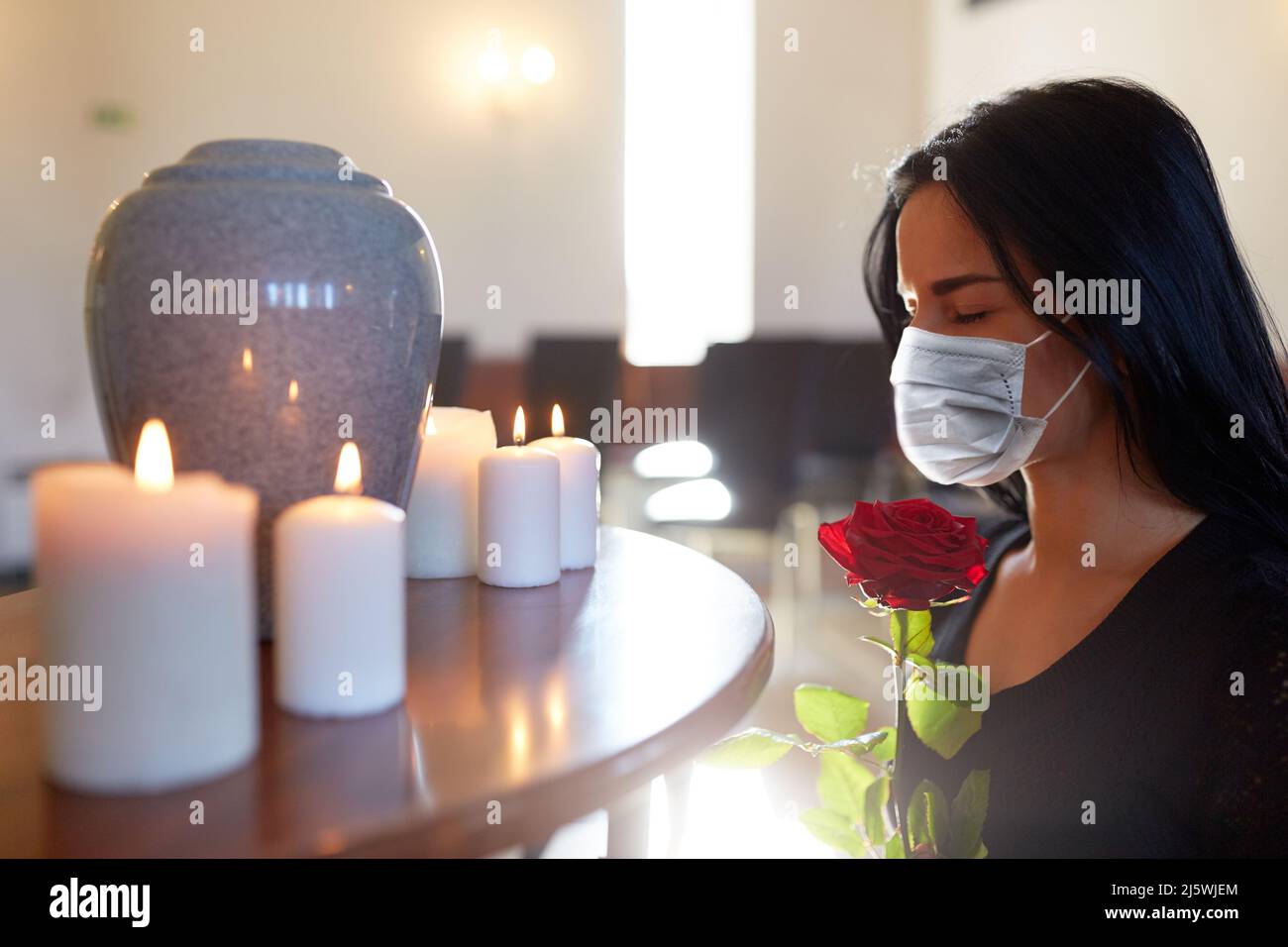 Funeral mask hi-res stock photography and images - Alamy