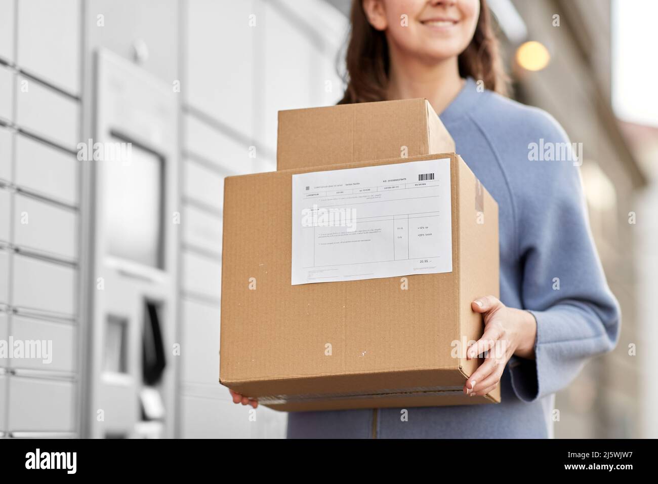 Parcel machine hi-res stock photography and images - Alamy