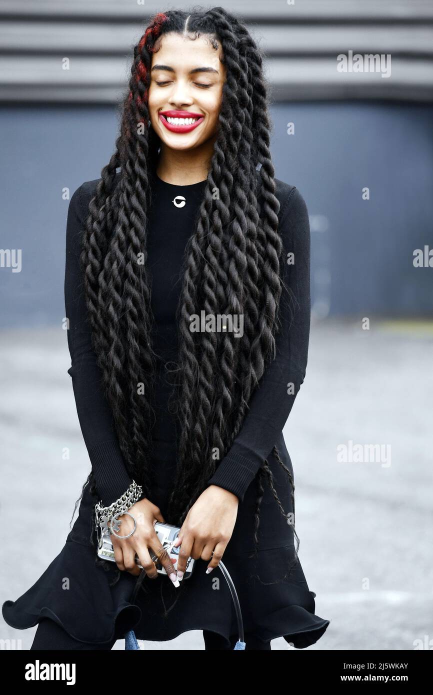 Marie-victoire Tiangue (MV Tiangue) - Streetstyle at Paris Fashion Week ...