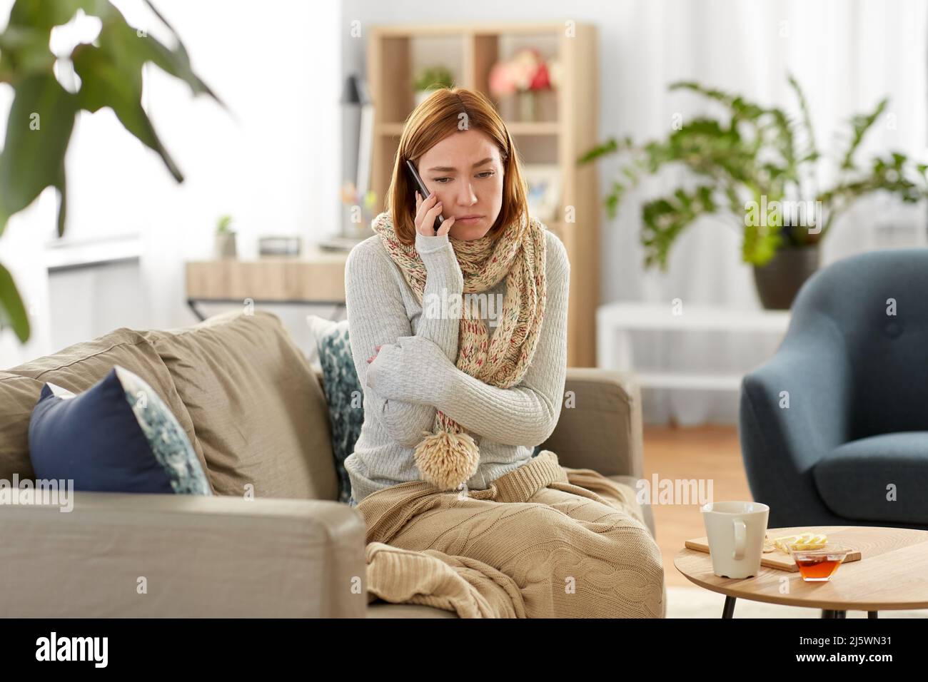 Person sick phone hi-res stock photography and images - Alamy
