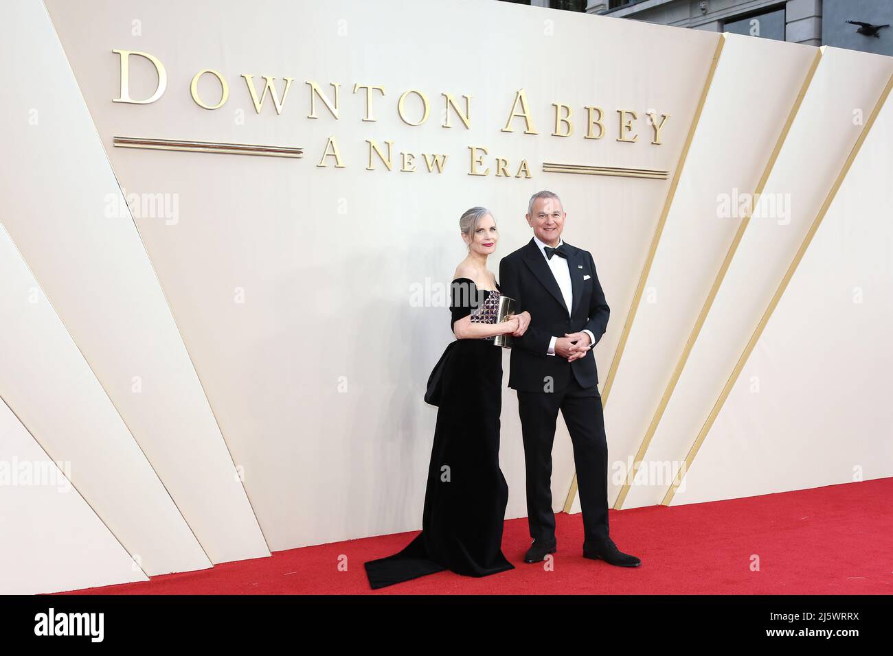 Elizabeth McGovern and Hugh Bonneville, Downton Abbey: A New Era ...