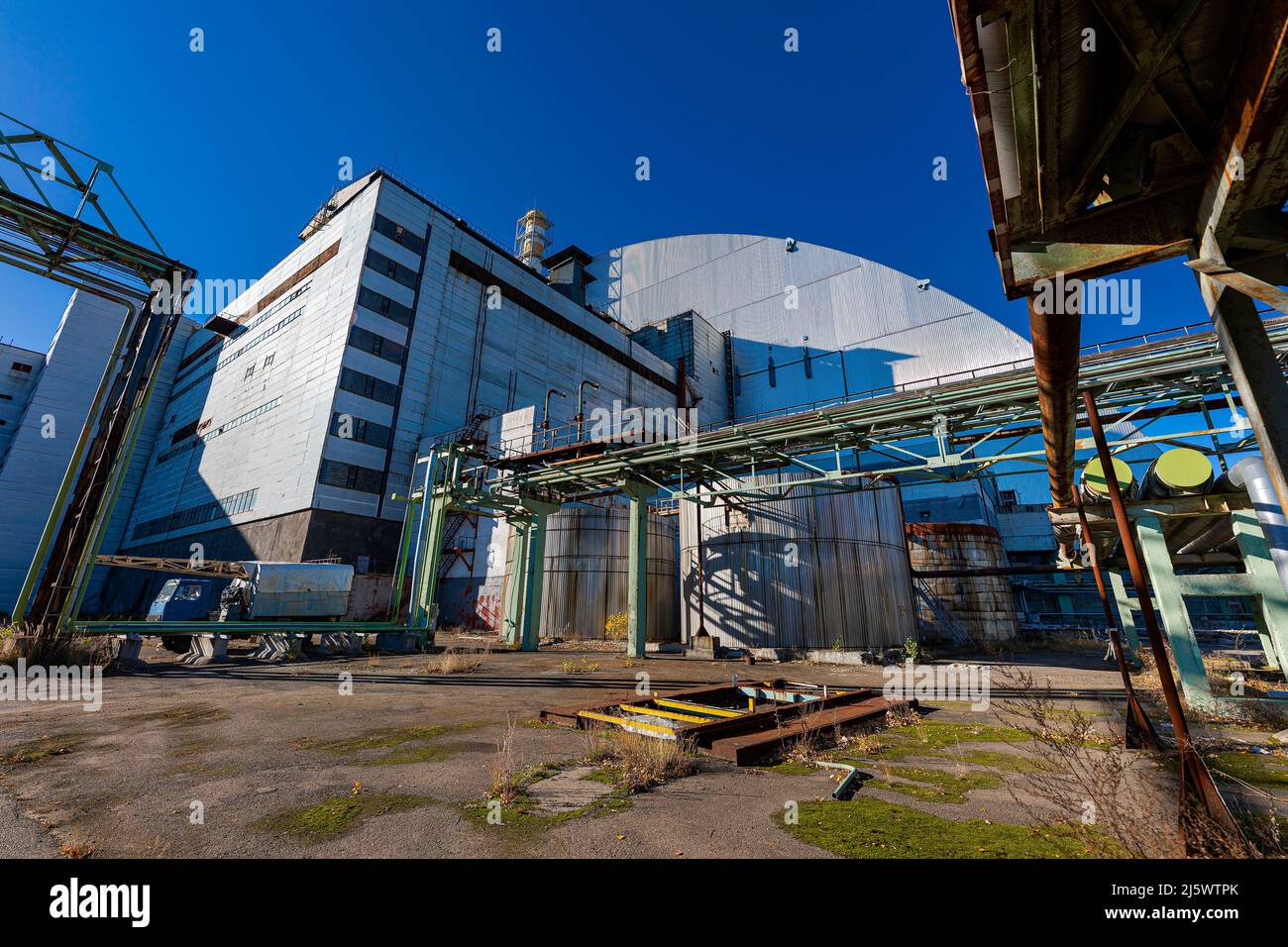 Chernobyl reactor 4 damaged hi-res stock photography and images - Alamy