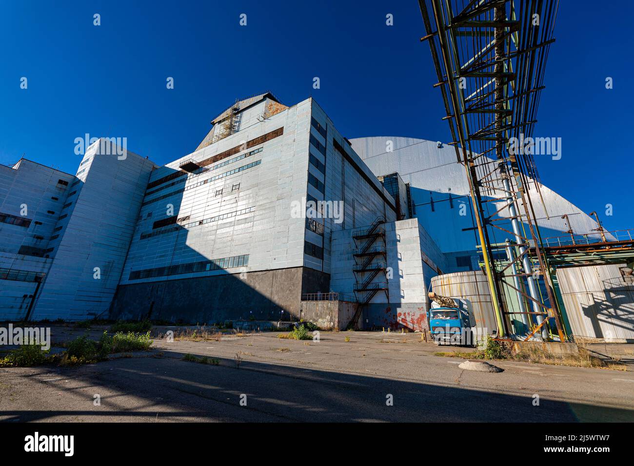 Chernobyl reactor 4 damaged hi-res stock photography and images - Alamy