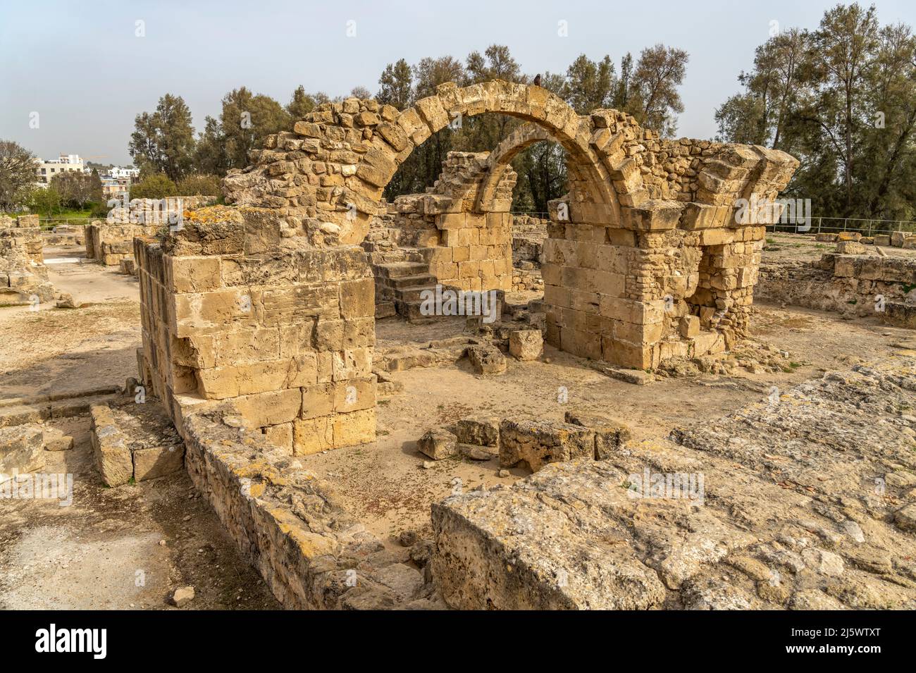 Ruinen der mittelalterlichen Festung Saranda Kolones, Archäologischer ...