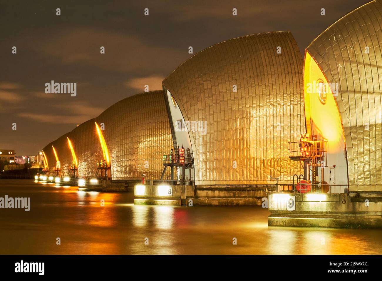 London river flood protection hi-res stock photography and images - Alamy