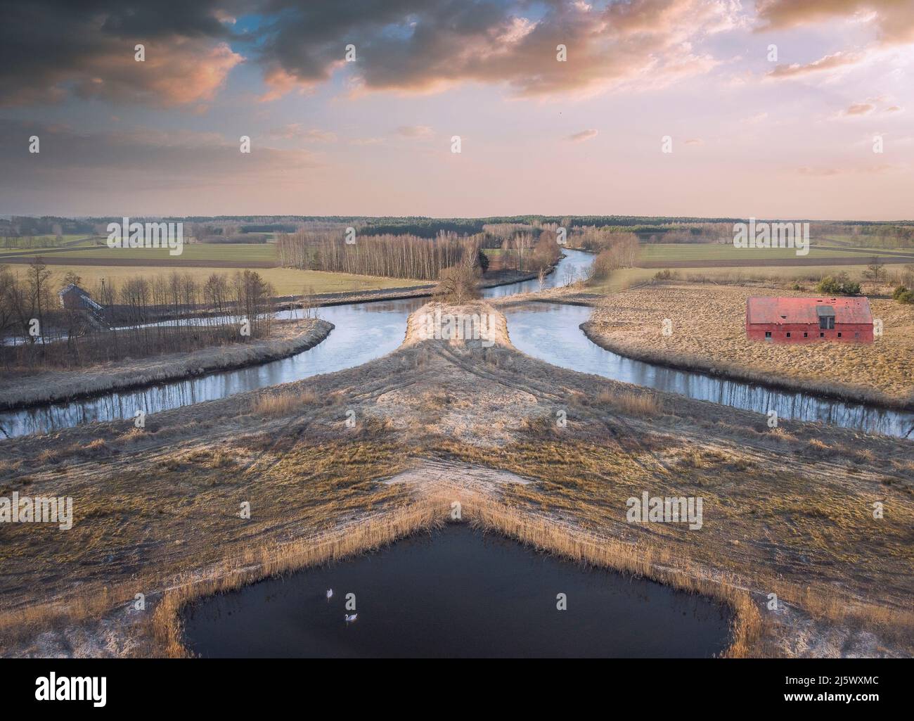 Drone footage of a river hi-res stock photography and images - Alamy