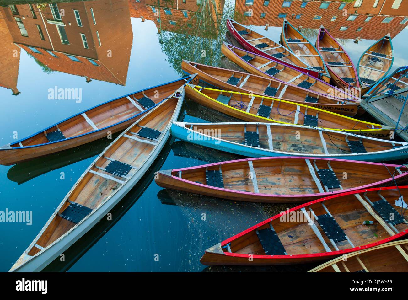 Colourful kayaks hi-res stock photography and images - Alamy