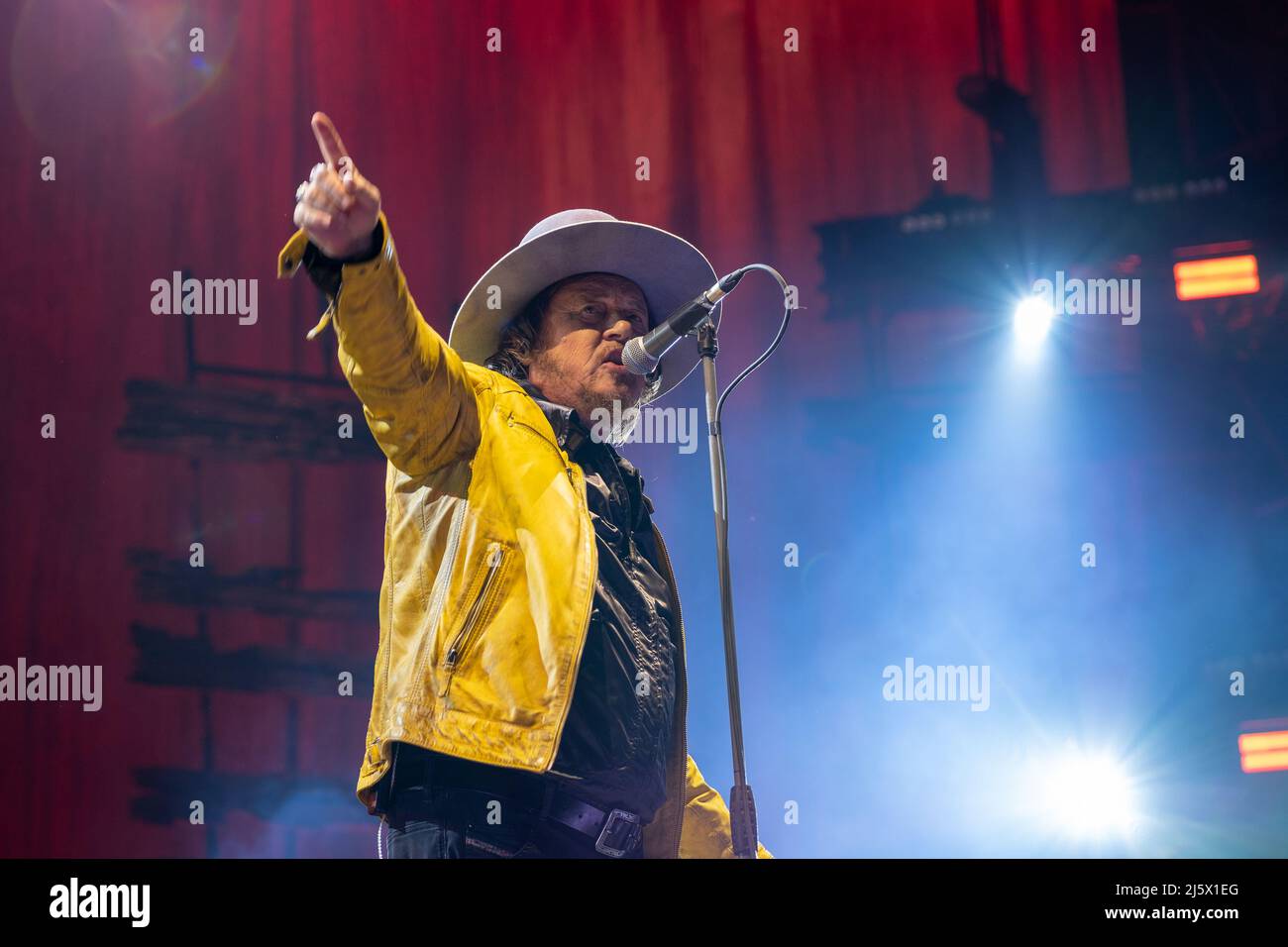 Arena di Verona Verona, Italy. 25rd April 2022. Italian singer Zucchero ...