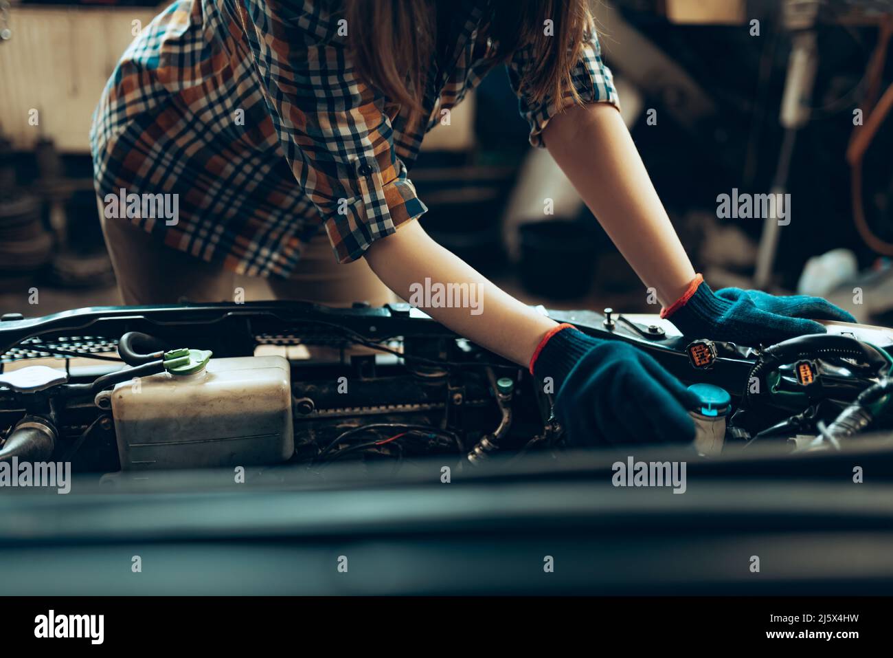 Female inspecting car interior hi-res stock photography and images - Alamy