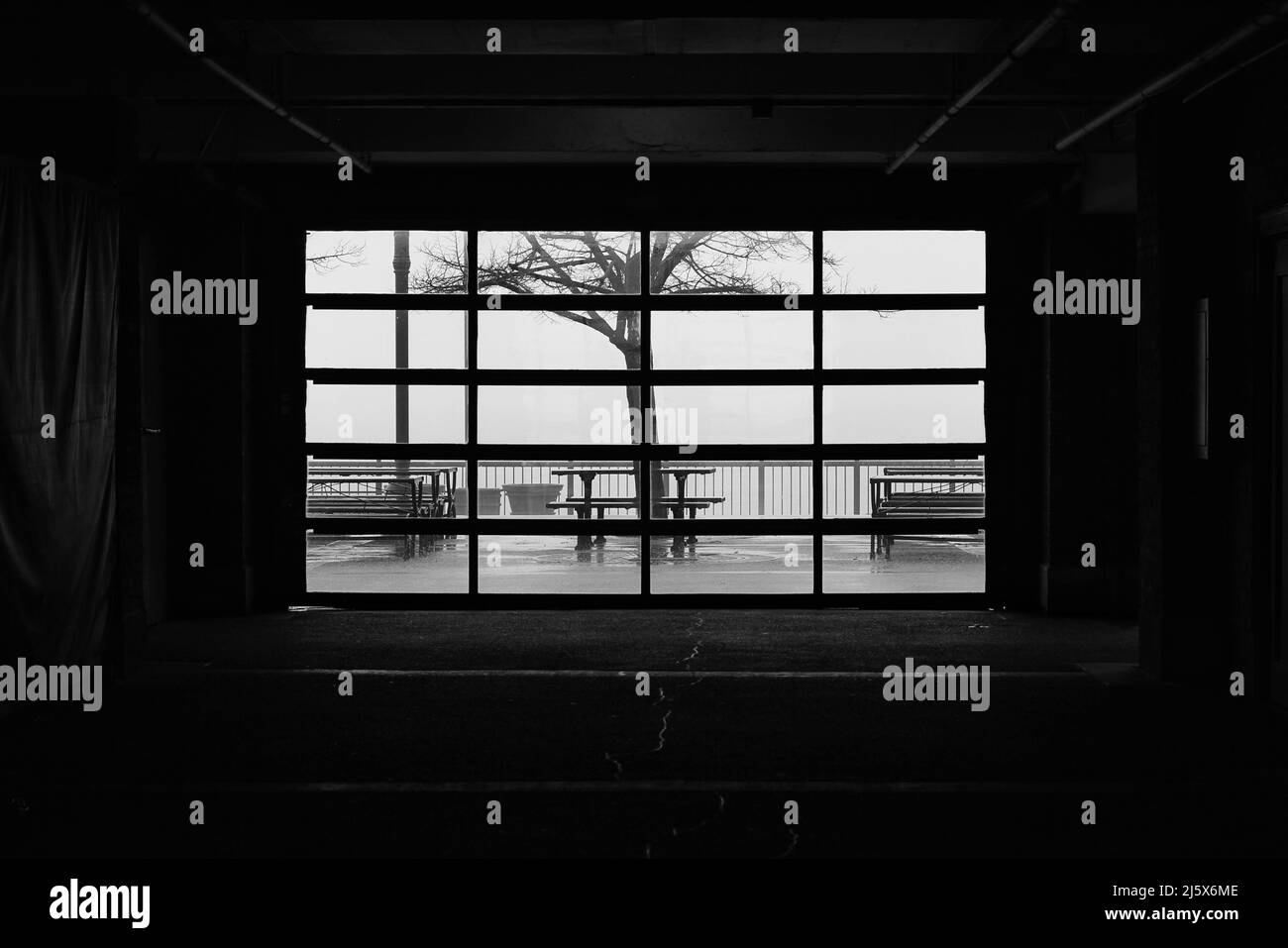 Chicago style window Black and White Stock Photos & Images - Alamy