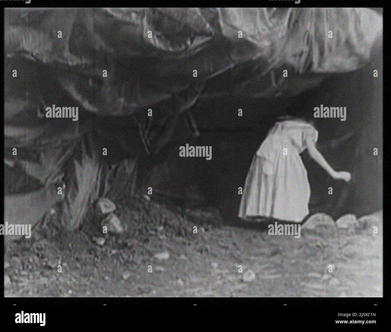 Alice in Wonderland 1915 vintage movie still Stock Photo - Alamy