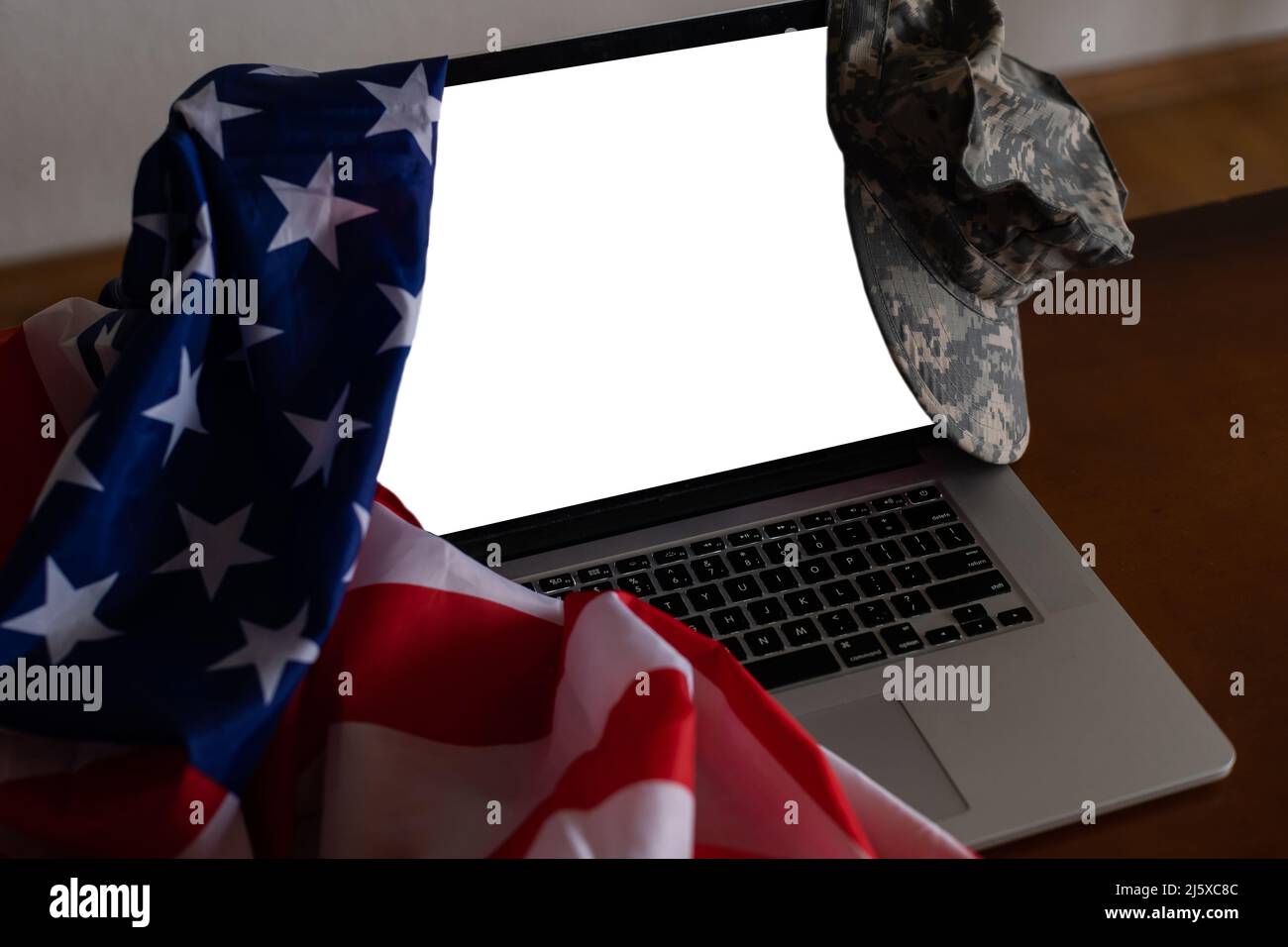 Flag of USA. laptop with blank screen Stock Photo - Alamy