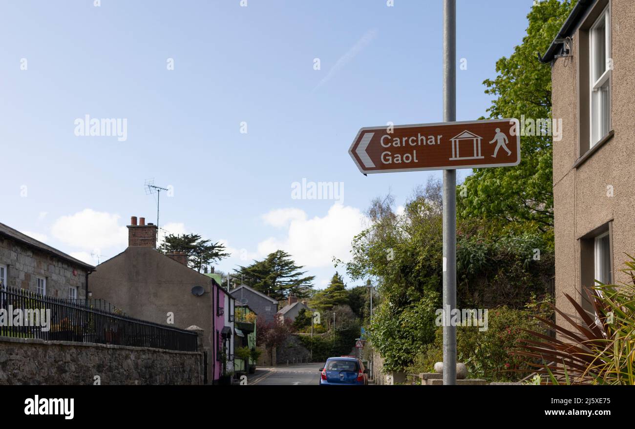 Red sign with white letters with instructions hi-res stock photography ...