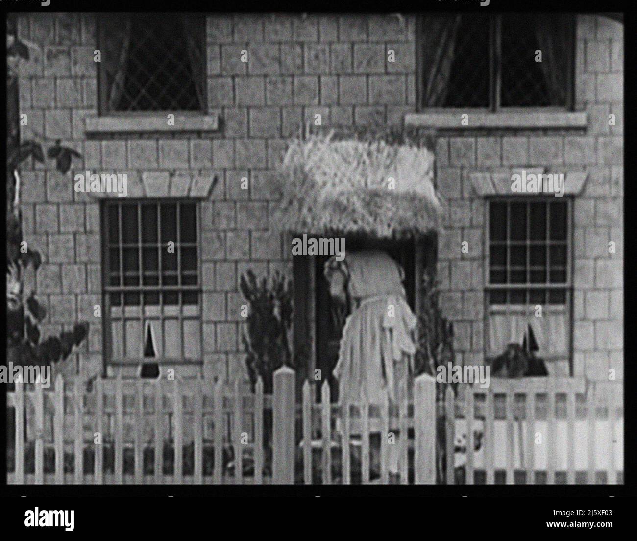 Alice in Wonderland 1915 vintage movie still Stock Photo - Alamy