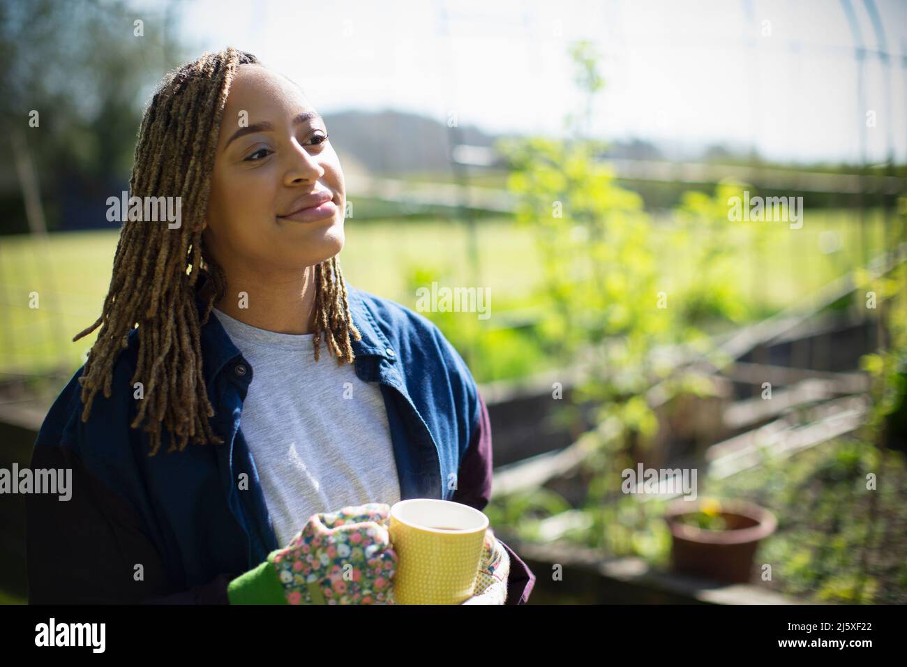Garden drinking drink hi-res stock photography and images - Alamy