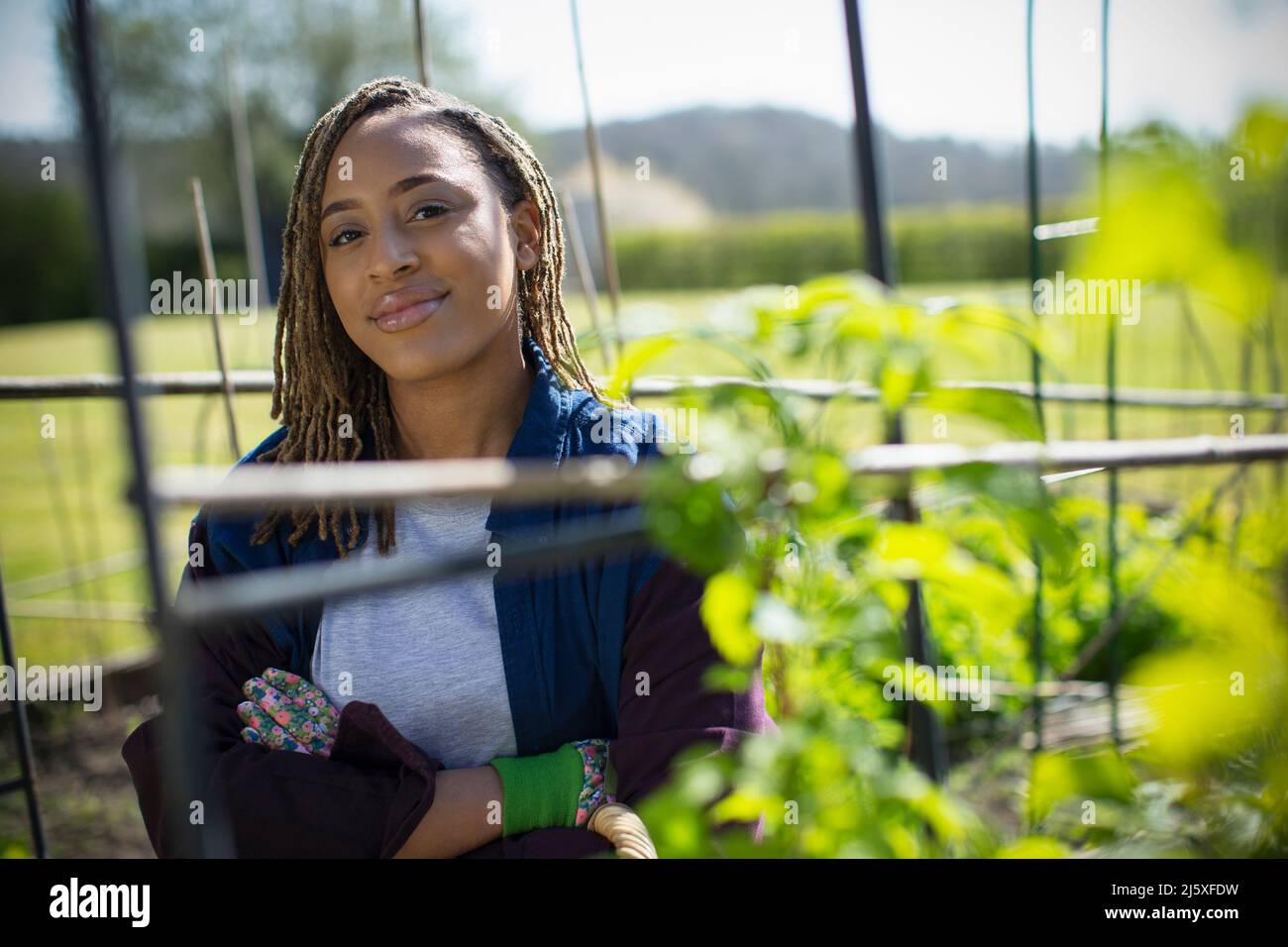 Woman sunny garden hi-res stock photography and images - Alamy