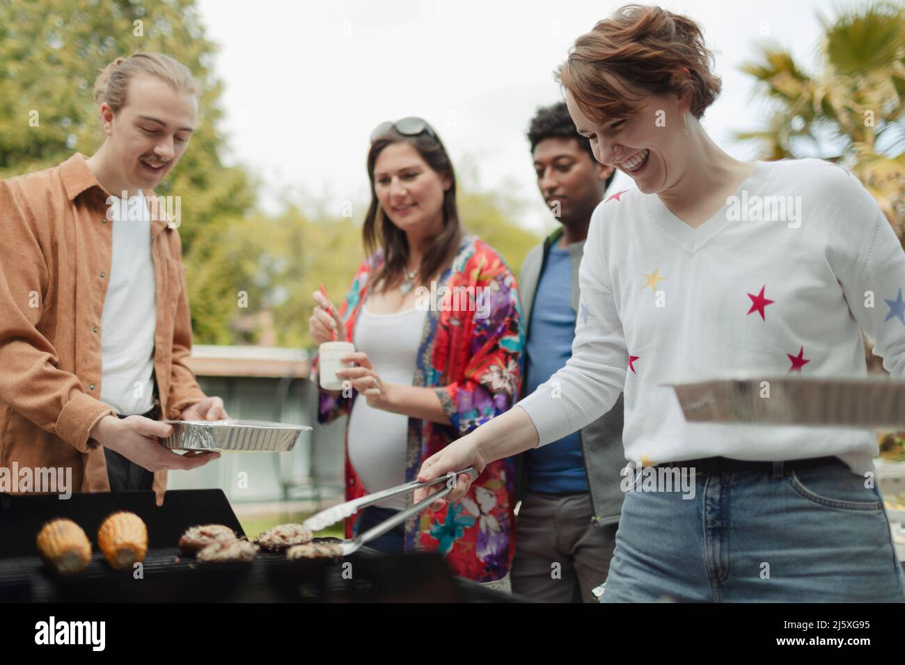 Barbecuing grill hi-res stock photography and images - Alamy
