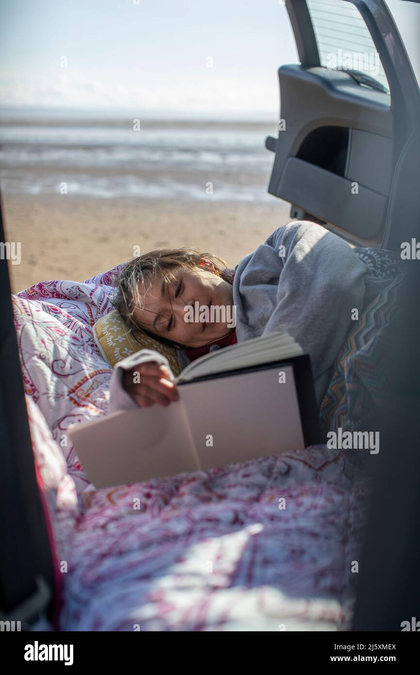 Book back car hi-res stock photography and images - Alamy