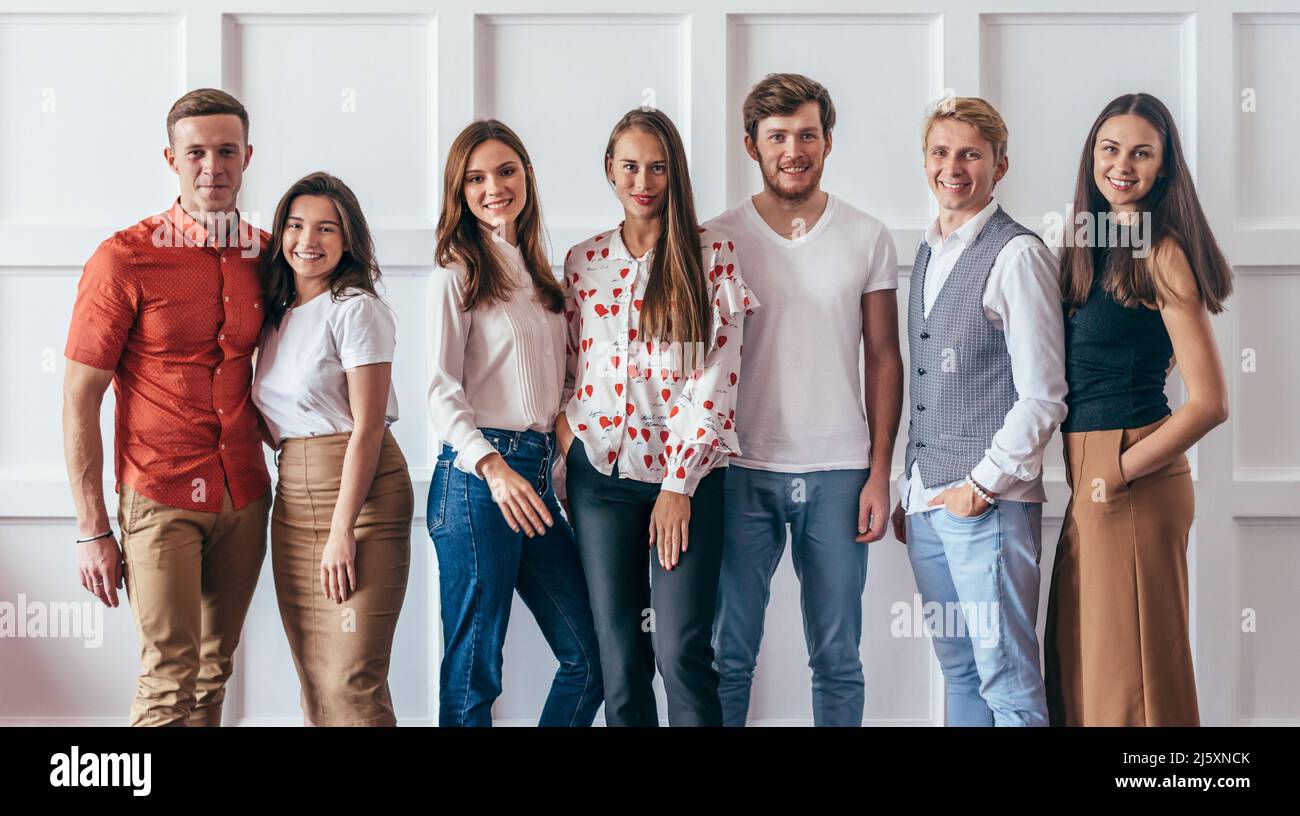 Large diverse group friends people hi-res stock photography and images ...