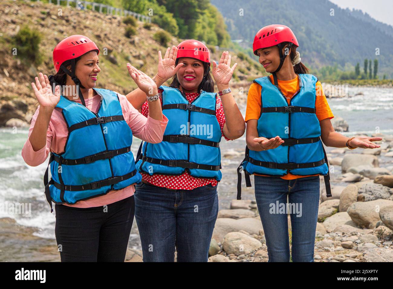 Lidder river pahalgam kashmir india hi-res stock photography and images ...