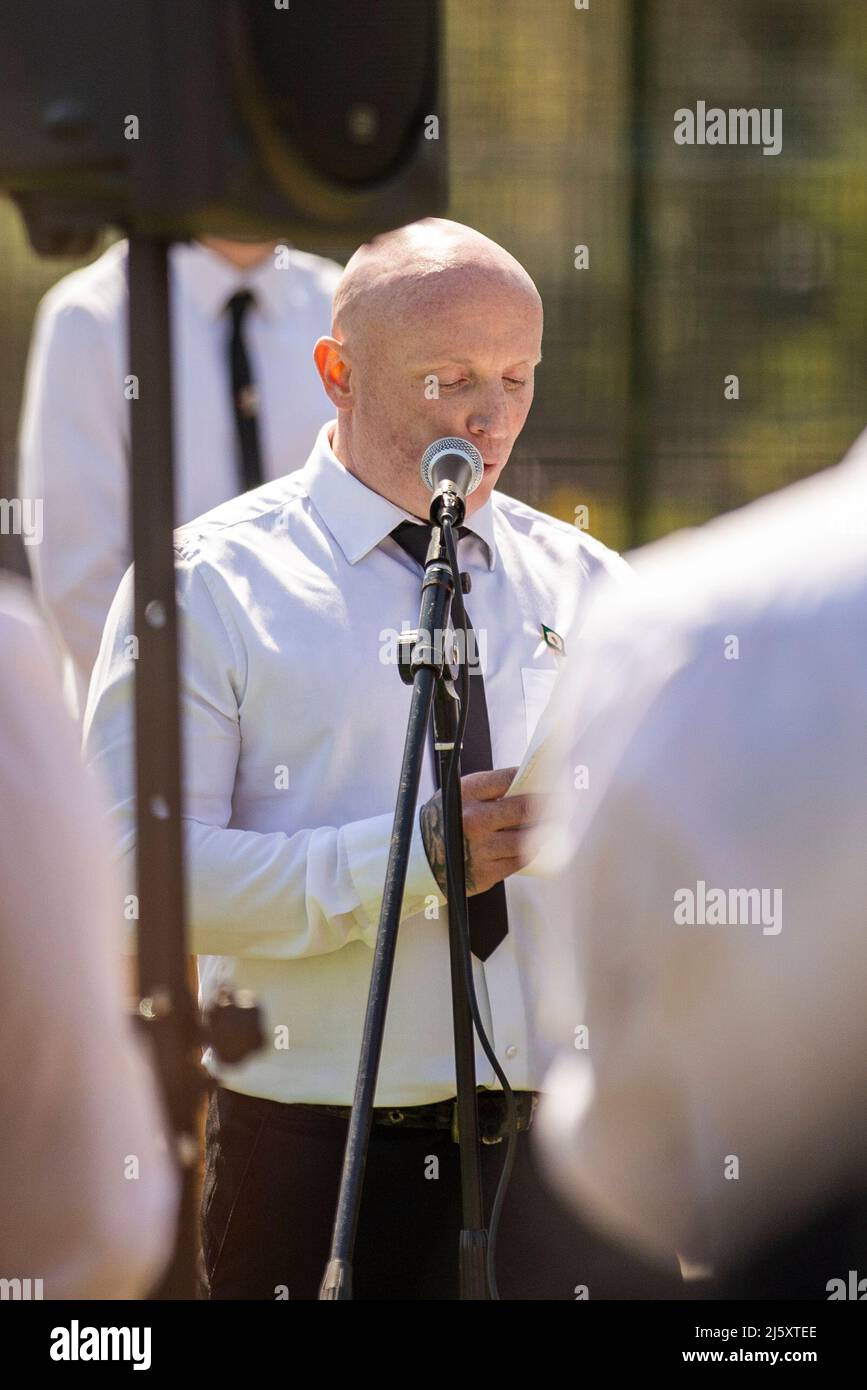 Sean Carlin delivering the graveside oration at the burial of IRSP and ...