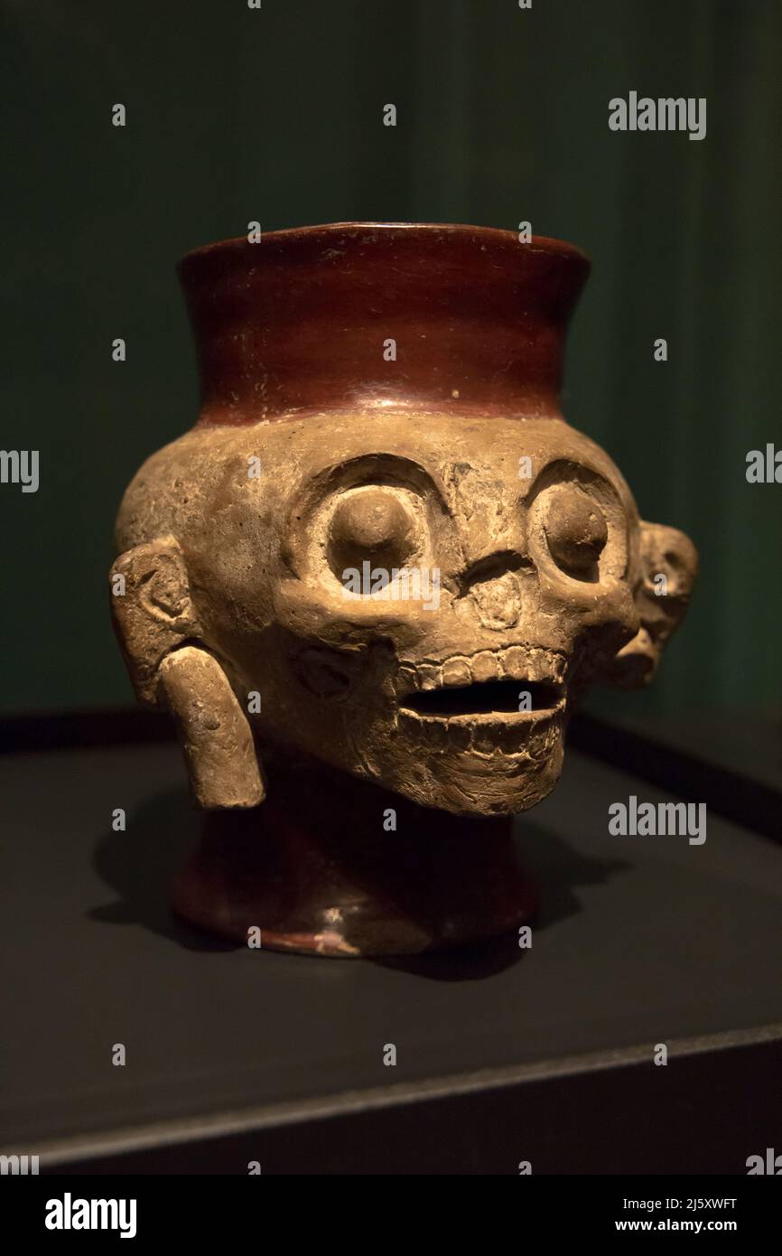 Pulque aztec hi-res stock photography and images - Alamy