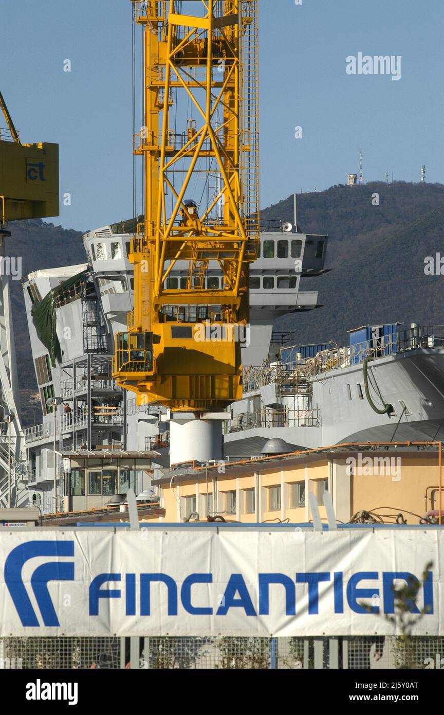 Tthe Cavour aircraft carrier under construction at Fincantieri ...
