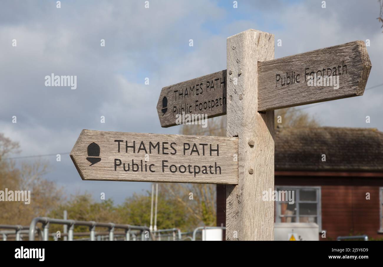 Wittenham clump hi-res stock photography and images - Alamy