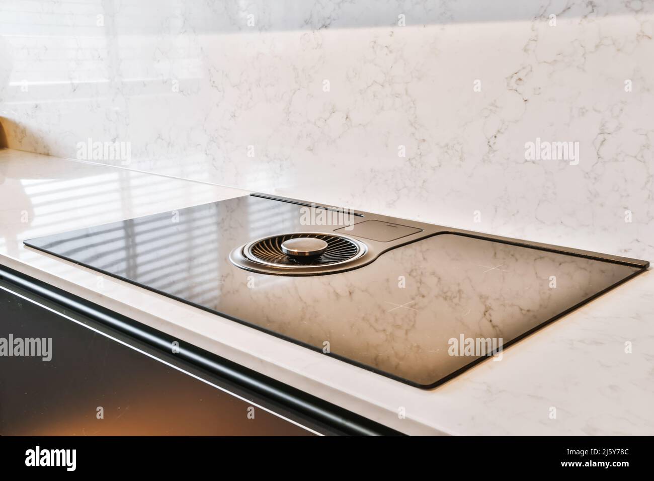 Induction stove inside hi-res stock photography and images - Alamy