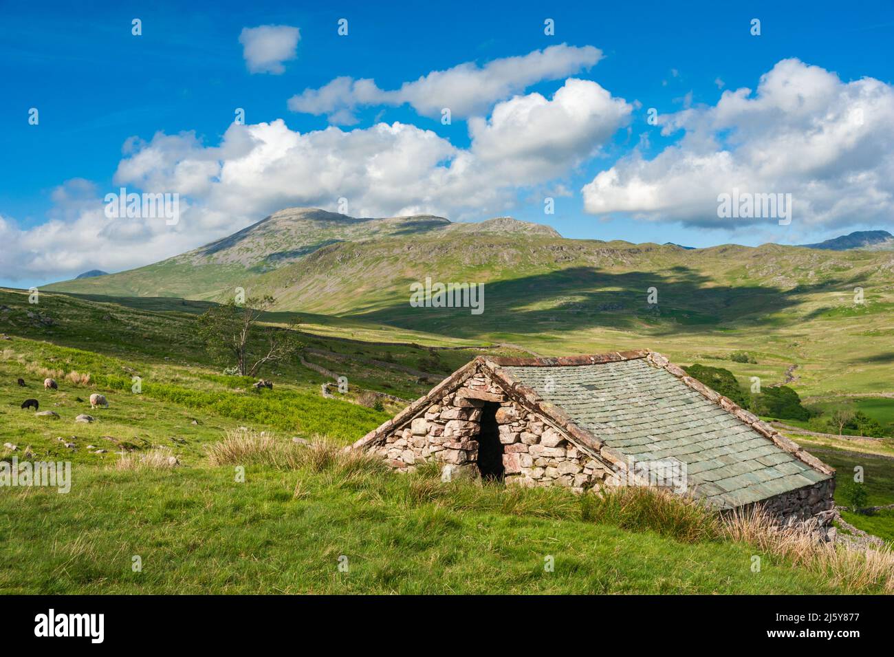 Old Peat Barn at Boot Bank in Eskdale Cumbria Stock Photo - Alamy